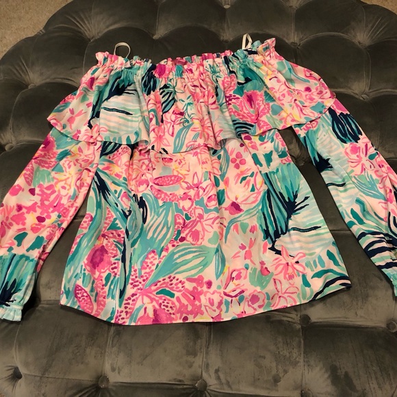 Lilly Pulitzer | Tops | Lilly Pulitzer Off Shoulder Dee Top In Via ...